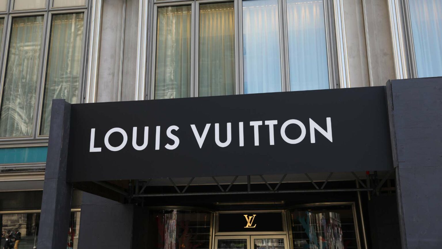 Marque Louis Vuitton : un pilier du luxe Français
